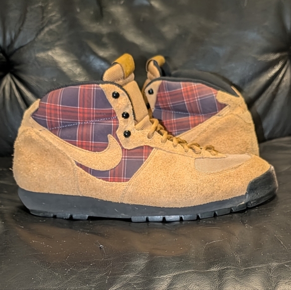 Nike | Shoes | Nike Acg Air Approach Mid Golden Harvesttartan Plaid ...